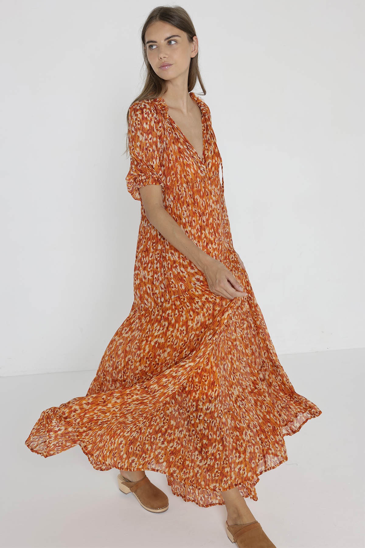 IZADORA robe longue à volant fleurie orange - CHARLIE JOE